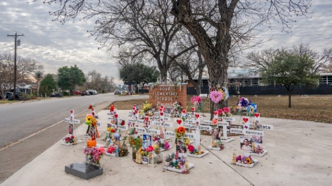Uvalde teachers shot in massacre share harrowing stories at trial ...